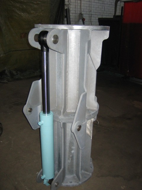 Tube tower with hydraulic lift